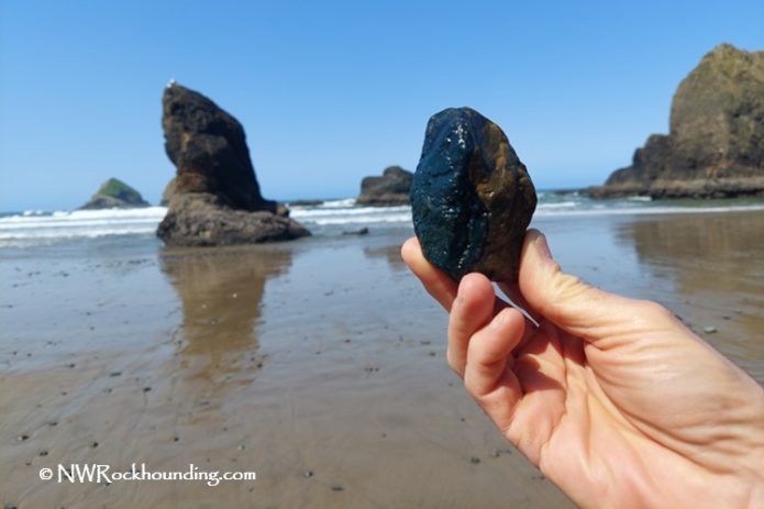 Tunnel Beach: Rockhounding Path through a Historic Tunnel