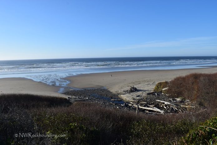 Moolack Beach: A Top Rockhounding Spot on the Oregon Coast